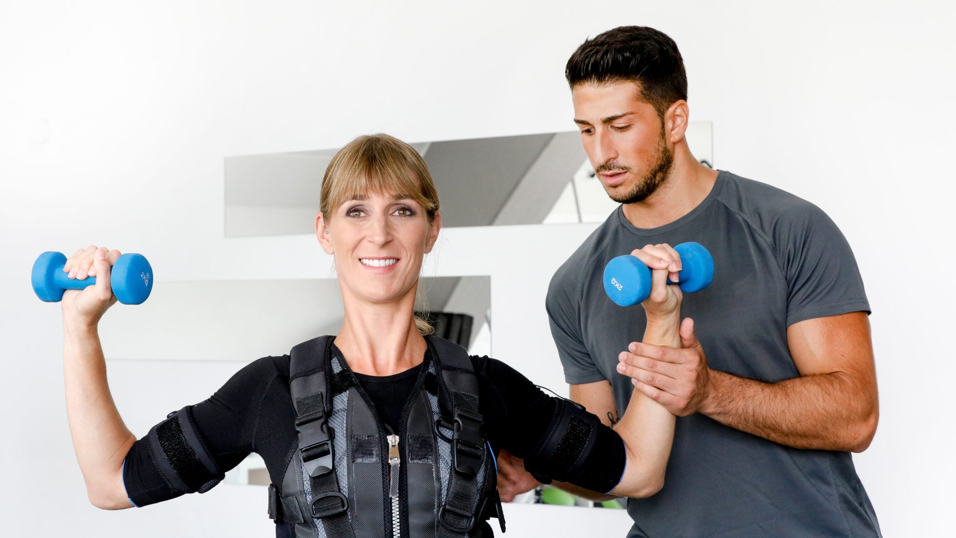 Trening EMS co to? - Efekty przed i po treningu. Opinie, Cena